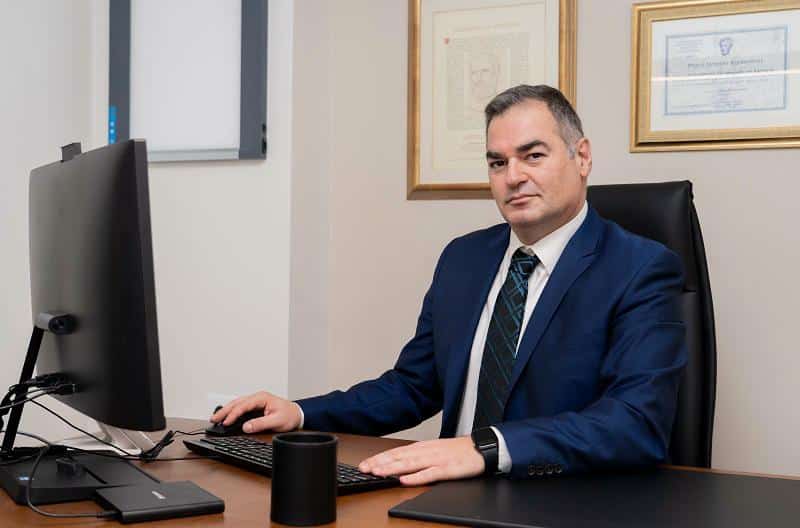 Dr. Παπανικολάου Νευροχειρουργός - Χειρουργός Σπονδυλικής Στήλης